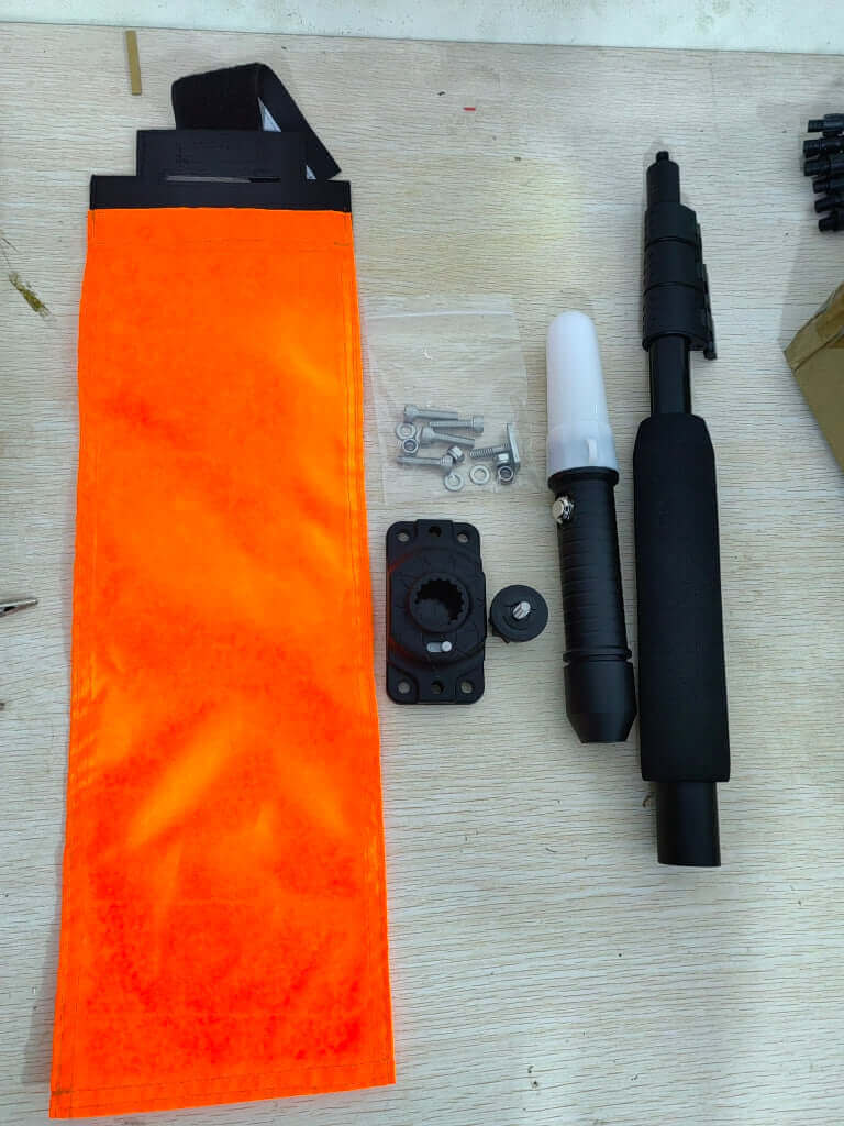 BeaconFlex - Telescopic Visibility Safety Light/Flag System | Vibe Kayaks